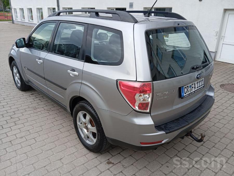 Subaru Forester 2012 in Balvi, with an engine capacity of 2.00 L and mileage of 215 thousand km for 1999 €, photo 5 on AUTOMOTO.COM.LV