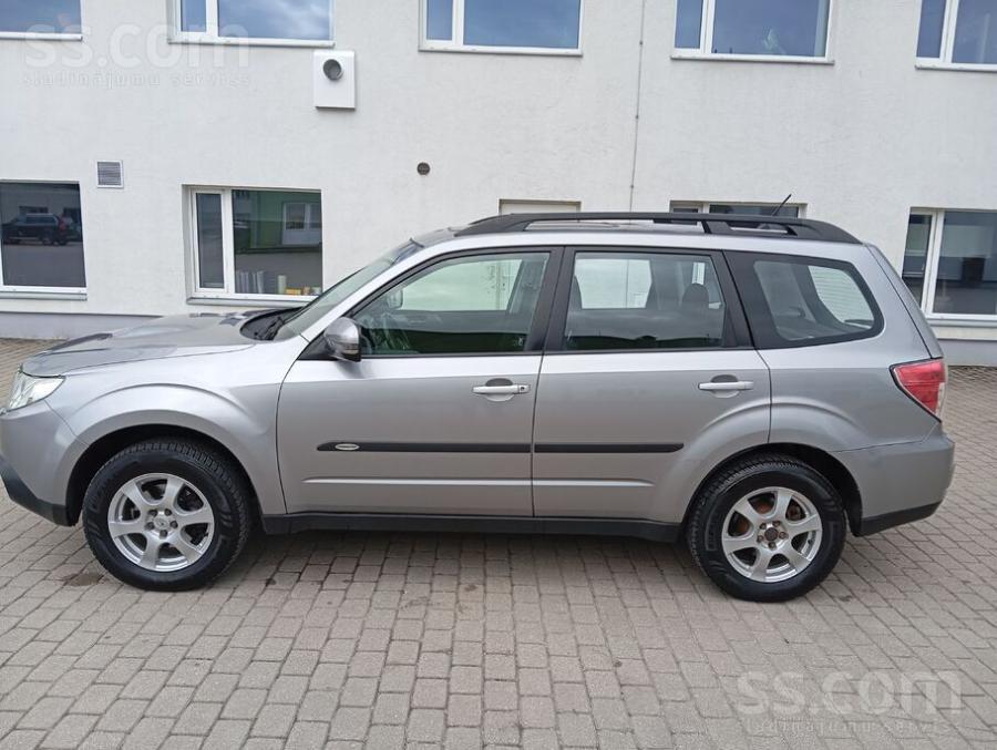 Subaru Forester 2012 in Balvi, with an engine capacity of 2.00 L and mileage of 215 thousand km for 1999 €, photo 6 on AUTOMOTO.COM.LV