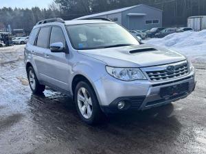 Subaru Forester 2012 in Vilnius, with an engine capacity of 2.00 L and mileage of 236 thousand km for 3950 €, photo 4 on AUTOMOTO.COM.LV