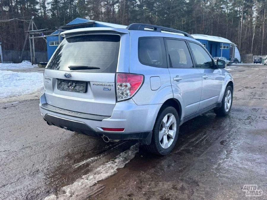 Subaru Forester 2012 in Vilnius, with an engine capacity of 2.00 L and mileage of 236 thousand km for 2950 €, photo 5 on AUTOMOTO.COM.LV