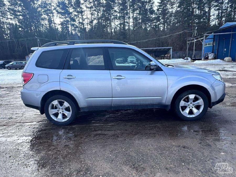 Subaru Forester 2012 in Vilnius, with an engine capacity of 2.00 L and mileage of 236 thousand km for 2950 €, photo 8 on AUTOMOTO.COM.LV