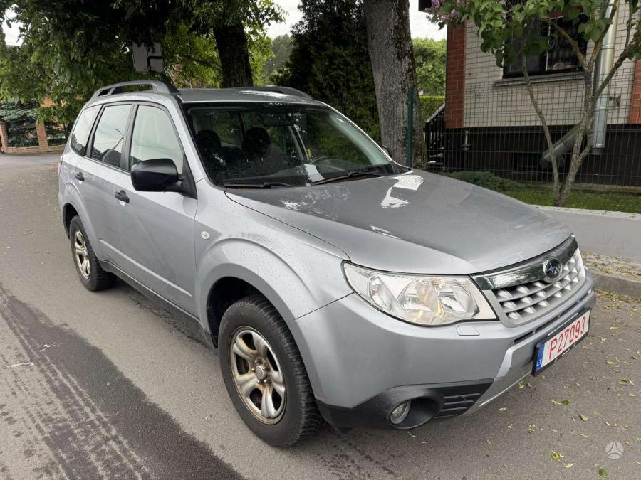 Subaru Forester 2012 in Vilnius, with an engine capacity of 2.00 L and mileage of 231 thousand km for 6050 €, photo 4 on AUTOMOTO.COM.LV