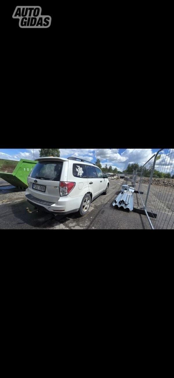 Subaru Forester 2012 in Utena, with an engine capacity of 2.50 L and mileage of 251 thousand km for 3499 €, photo 5 on AUTOMOTO.COM.LV