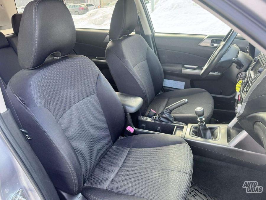 Subaru Forester 2012 in Vilnius, with an engine capacity of 2.00 L and mileage of 236 thousand km for 2950 €, photo 12 on AUTOMOTO.COM.LV