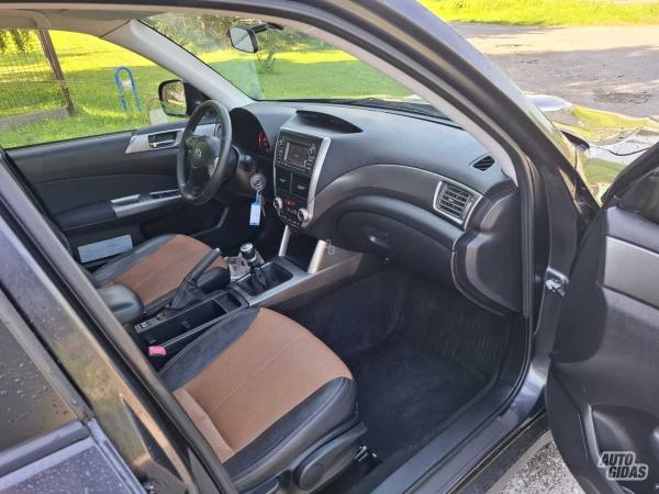 Subaru Forester 2012 in Utena, with an engine capacity of 2.00 L and mileage of 211 thousand km for 3300 €, photo 5 on AUTOMOTO.COM.LV