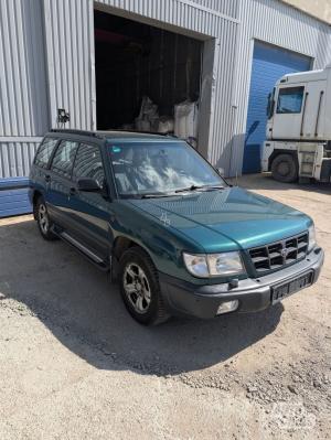 Green Subaru Forester 1994 in Kaunas, with an engine capacity of 2.00 L and mileage of 200 thousand km for 1750 €, photo  on AUTOMOTO.COM.LV