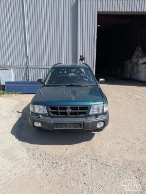 Green Subaru Forester 1994 in Kaunas, with an engine capacity of 2.00 L and mileage of 200 thousand km for 1750 €, photo 3 on AUTOMOTO.COM.LV