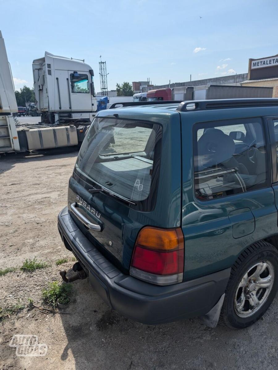 Green Subaru Forester 1994 in Kaunas, with an engine capacity of 2.00 L and mileage of 200 thousand km for 1750 €, photo 7 on AUTOMOTO.COM.LV