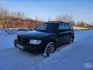Green Subaru Forester 1998 in Klaipeda, with an engine capacity of 2.00 L and mileage of 209 thousand km for 1950 €, photo  on AUTOMOTO.COM.LV
