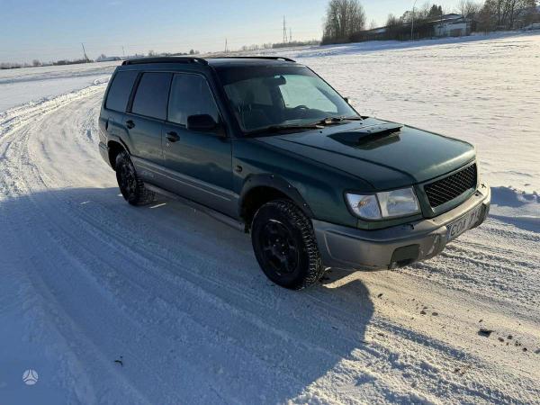 Green Subaru Forester 1998 in Marijampole, with an engine capacity of 1.99 L and mileage of 364 thousand km for 1700 €, photo 2 on AUTOMOTO.COM.LV