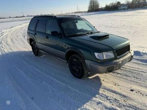 Zaļš Subaru Forester 1998 Marijampole, ar dzinēja tilpumu 1.99 L un nobraukumu 364 tūkst. km par 1700 €, foto 2 vietnē AUTOMOTO.COM.LV