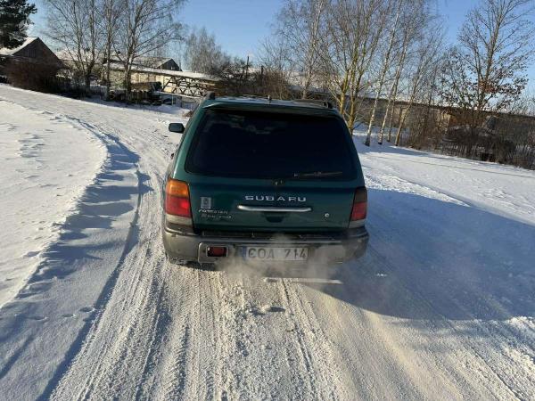 Green Subaru Forester 1998 in Marijampole, with an engine capacity of 1.99 L and mileage of 364 thousand km for 1700 €, photo 4 on AUTOMOTO.COM.LV
