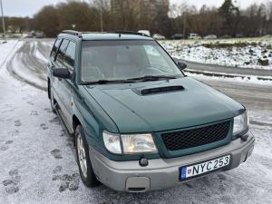 Green Subaru Forester 1999 in Vilnius, with an engine capacity of 1.99 L and mileage of 356 thousand km for 900 €, photo 2 on AUTOMOTO.COM.LV