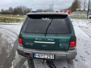 Green Subaru Forester 1999 in Vilnius, with an engine capacity of 1.99 L and mileage of 356 thousand km for 900 €, photo 5 on AUTOMOTO.COM.LV