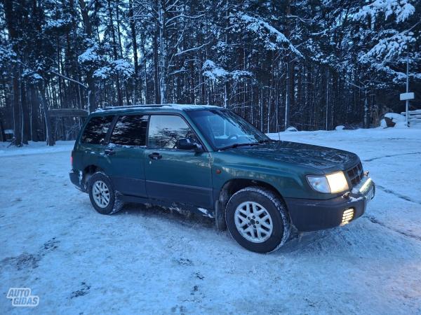 Green Subaru Forester 1999 in Kretinga, with an engine capacity of 2.00 L and mileage of 326 thousand km for 1500 €, photo 3 on AUTOMOTO.COM.LV