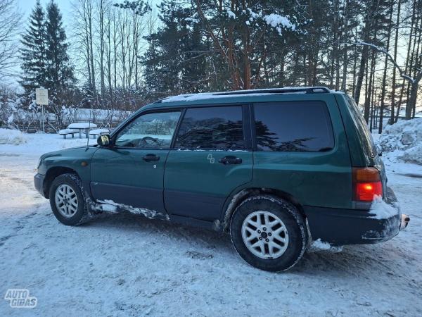 Green Subaru Forester 1999 in Kretinga, with an engine capacity of 2.00 L and mileage of 326 thousand km for 1500 €, photo 7 on AUTOMOTO.COM.LV