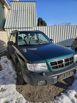 Green Subaru Forester 2000 in Anyksciai, with an engine capacity of 2.00 L and mileage of 180 thousand km for 2300 €, photo  on AUTOMOTO.COM.LV