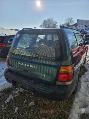 Green Subaru Forester 2000 in Anyksciai, with an engine capacity of 2.00 L and mileage of 180 thousand km for 2300 €, photo 4 on AUTOMOTO.COM.LV