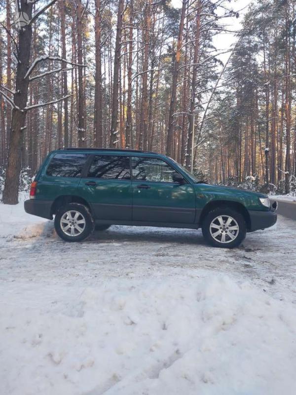 Zaļš Subaru Forester 2001 Lazdijai, ar dzinēja tilpumu 2.00 L un nobraukumu 196 tūkst. km par 2500 €, foto 3 vietnē AUTOMOTO.COM.LV