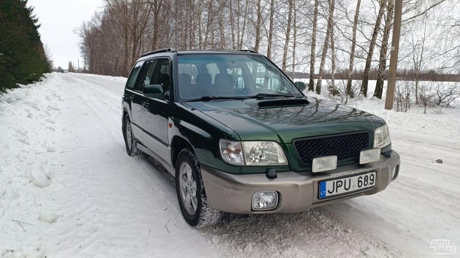 Zaļš Subaru Forester 2002 Kretinga, ar dzinēja tilpumu 2.00 L un nobraukumu 295 tūkst. km par 1380 €, foto 3 vietnē AUTOMOTO.COM.LV