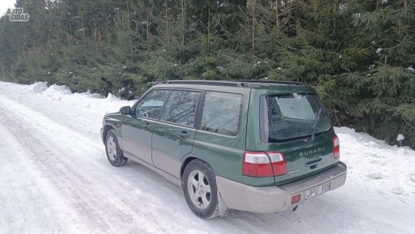 Zaļš Subaru Forester 2002 Kretinga, ar dzinēja tilpumu 2.00 L un nobraukumu 295 tūkst. km par 1380 €, foto 5 vietnē AUTOMOTO.COM.LV