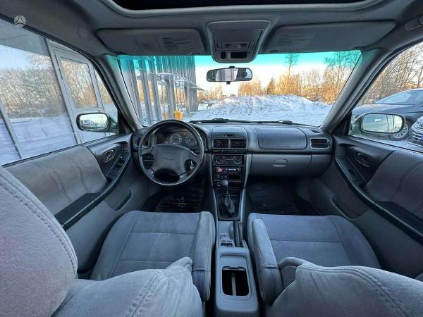 Green Subaru Forester 2002 in Vilnius, with an engine capacity of 1.99 L and mileage of 228 thousand km for 1850 €, photo 9 on AUTOMOTO.COM.LV
