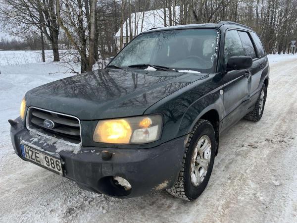 Zaļš Subaru Forester 2004 Vievis, ar dzinēja tilpumu 2.00 L un nobraukumu 300 tūkst. km par 1350 €, foto 1 vietnē AUTOMOTO.COM.LV