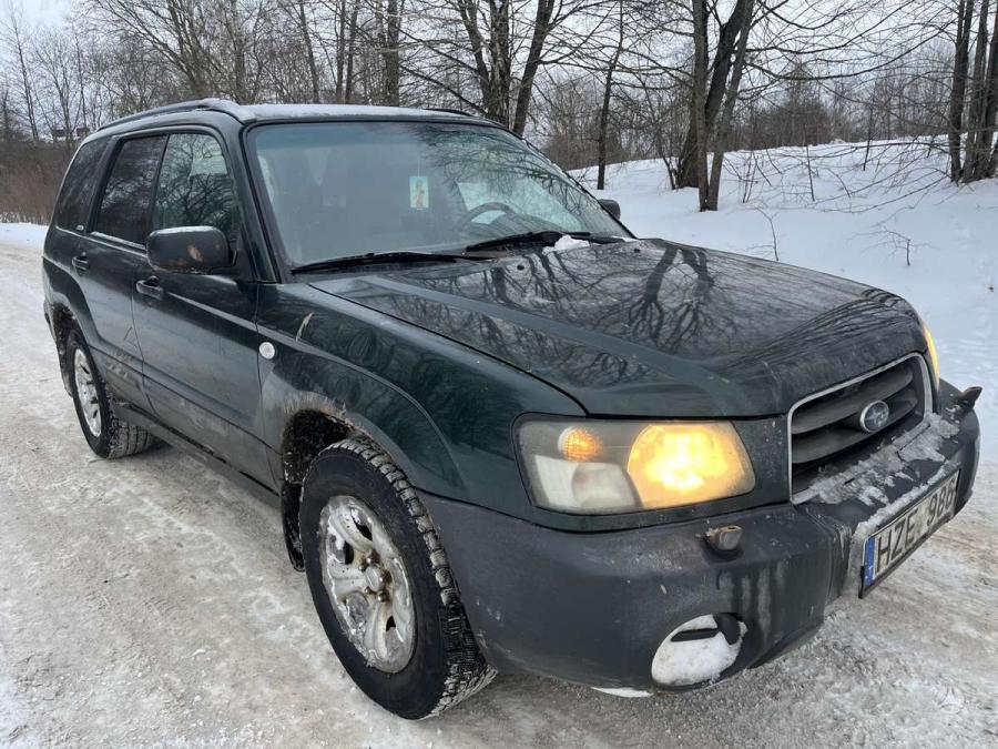 Zaļš Subaru Forester 2004 Vievis, ar dzinēja tilpumu 2.00 L un nobraukumu 300 tūkst. km par 1350 €, foto 2 vietnē AUTOMOTO.COM.LV