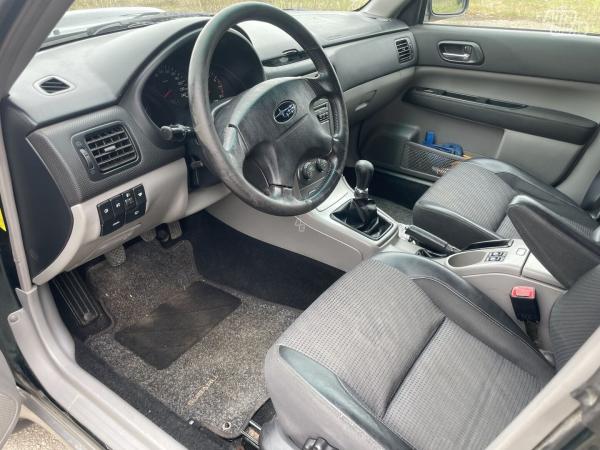 Zaļš Subaru Forester 2004 Šauļi, ar dzinēja tilpumu 2.00 L un nobraukumu 290 tūkst. km par 3800 €, foto 5 vietnē AUTOMOTO.COM.LV