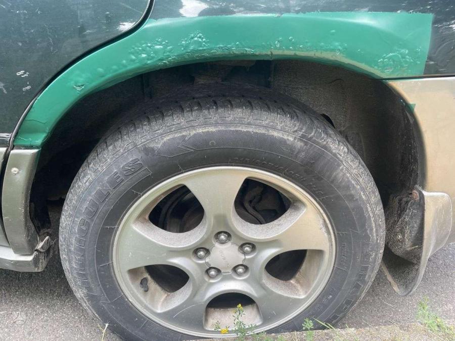 Zaļš Subaru Forester 2004 Viļņa, ar dzinēja tilpumu 2.46 L un nobraukumu 348 tūkst. km par 1000 €, foto 23 vietnē AUTOMOTO.COM.LV