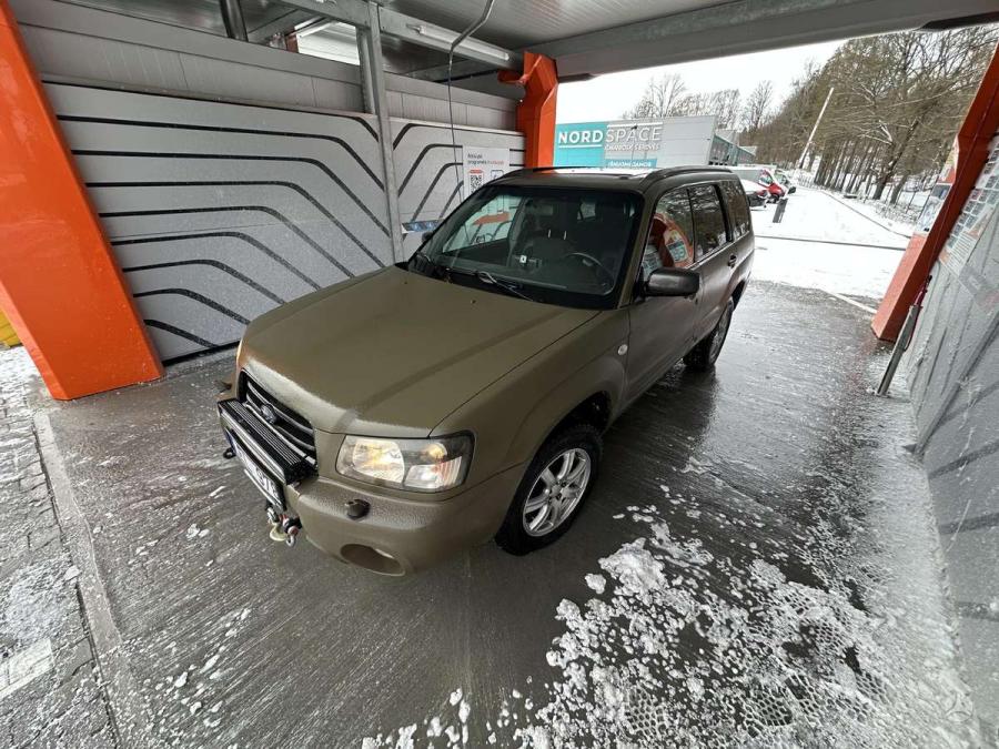 Green Subaru Forester 2005 in Vilnius, with an engine capacity of 2.00 L and mileage of 287 thousand km for 5900 €, photo 3 on AUTOMOTO.COM.LV