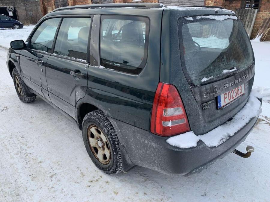 Green Subaru Forester 2005 in Utena, with an engine capacity of 1.99 L and mileage of 160 thousand km for 2650 €, photo 5 on AUTOMOTO.COM.LV