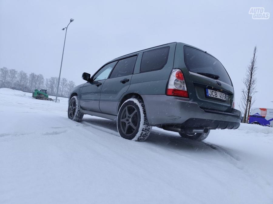 Zaļš Subaru Forester 2006 Viļņa, ar dzinēja tilpumu 2.50 L un nobraukumu 340 tūkst. km par 4300 €, foto 7 vietnē AUTOMOTO.COM.LV