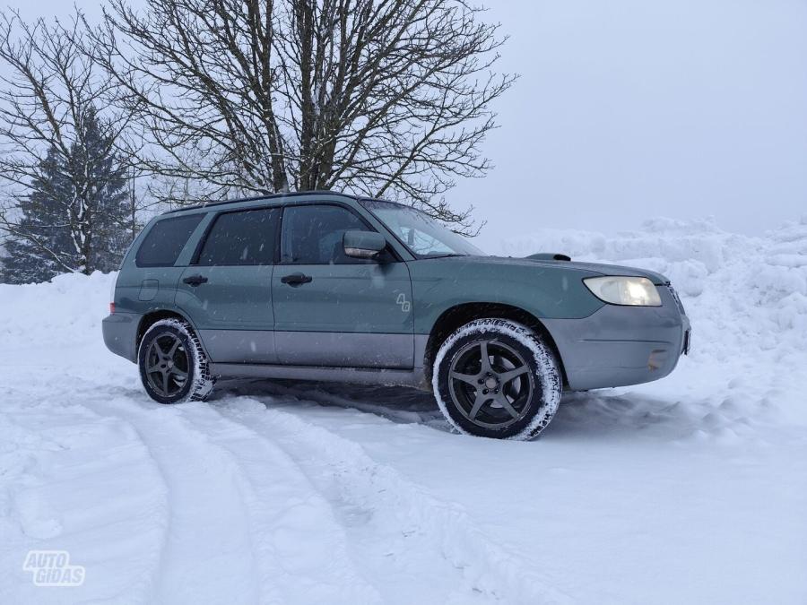 Zaļš Subaru Forester 2006 Viļņa, ar dzinēja tilpumu 2.50 L un nobraukumu 340 tūkst. km par 4300 €, foto 8 vietnē AUTOMOTO.COM.LV