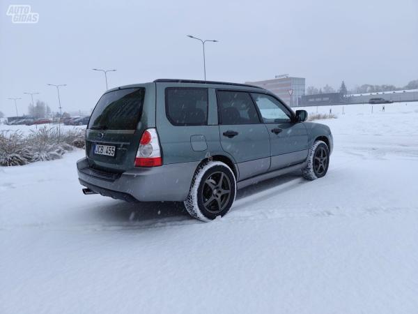 Green Subaru Forester 2006 in Vilnius, with an engine capacity of 2.50 L and mileage of 340 thousand km for 4300 €, photo 10 on AUTOMOTO.COM.LV