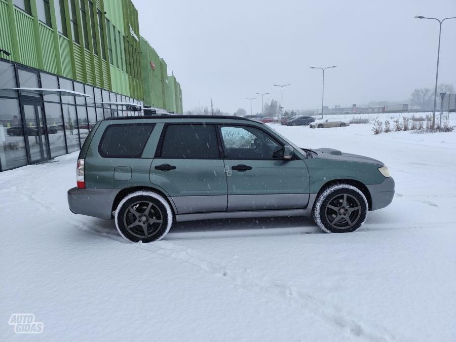 Zaļš Subaru Forester 2006 Viļņa, ar dzinēja tilpumu 2.50 L un nobraukumu 340 tūkst. km par 4300 €, foto 11 vietnē AUTOMOTO.COM.LV