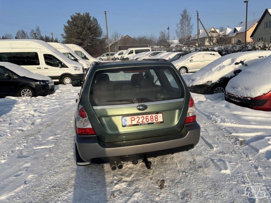 Zaļš Subaru Forester 2006 Jurbarkas, ar dzinēja tilpumu 2.00 L un nobraukumu 244 tūkst. km par 2850 €, foto 5 vietnē AUTOMOTO.COM.LV