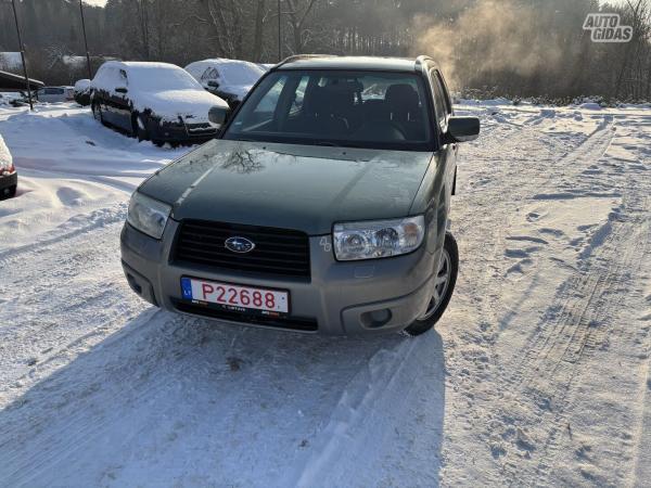 Zaļš Subaru Forester 2006 Jurbarkas, ar dzinēja tilpumu 2.00 L un nobraukumu 244 tūkst. km par 2850 €, foto 9 vietnē AUTOMOTO.COM.LV