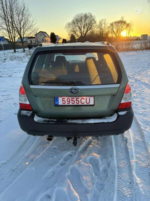 Green Subaru Forester 2006 in Siauliai, with an engine capacity of 1.99 L and mileage of 134 thousand km for 2599 €, photo 4 on AUTOMOTO.COM.LV