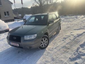 Zaļš Subaru Forester 2006 Jurbarkas, ar dzinēja tilpumu 2.00 L un nobraukumu 244 tūkst. km par 2450 €, foto 2 vietnē AUTOMOTO.COM.LV