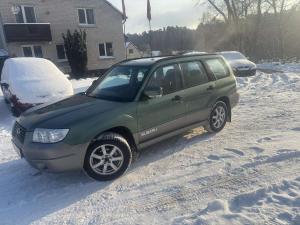 Zaļš Subaru Forester 2006 Jurbarkas, ar dzinēja tilpumu 1.99 L un nobraukumu 243 tūkst. km par 2450 €, foto 2 vietnē AUTOMOTO.COM.LV
