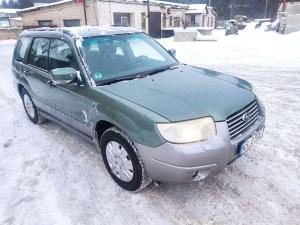 Green Subaru Forester 2006 in Utena, with an engine capacity of 1.99 L and mileage of 265 thousand km for 2750 €, photo 5 on AUTOMOTO.COM.LV