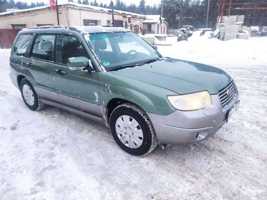 Green Subaru Forester 2006 in Utena, with an engine capacity of 1.99 L and mileage of 265 thousand km for 2750 €, photo 6 on AUTOMOTO.COM.LV