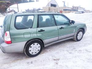Green Subaru Forester 2006 in Utena, with an engine capacity of 1.99 L and mileage of 265 thousand km for 2750 €, photo 9 on AUTOMOTO.COM.LV