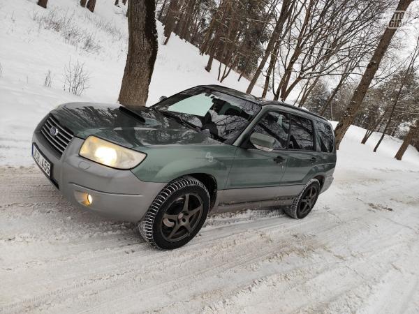 Zaļš Subaru Forester 2006 Viļņa, ar dzinēja tilpumu 2.50 L un nobraukumu 341 tūkst. km par 4400 €, foto 1 vietnē AUTOMOTO.COM.LV