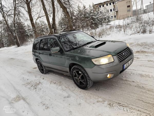 Zaļš Subaru Forester 2006 Viļņa, ar dzinēja tilpumu 2.50 L un nobraukumu 341 tūkst. km par 4400 €, foto 2 vietnē AUTOMOTO.COM.LV