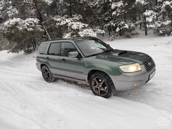 Zaļš Subaru Forester 2006 Viļņa, ar dzinēja tilpumu 2.50 L un nobraukumu 341 tūkst. km par 4400 €, foto 4 vietnē AUTOMOTO.COM.LV