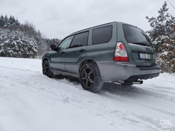 Zaļš Subaru Forester 2006 Viļņa, ar dzinēja tilpumu 2.50 L un nobraukumu 341 tūkst. km par 4400 €, foto 5 vietnē AUTOMOTO.COM.LV