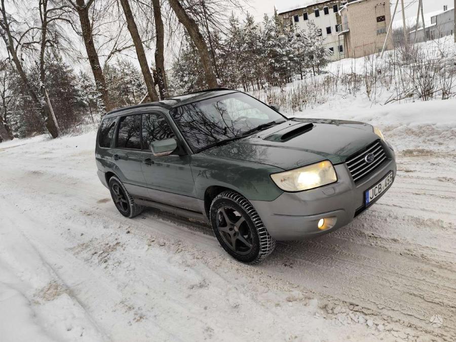 Zaļš Subaru Forester 2006 Viļņa, ar dzinēja tilpumu 2.50 L un nobraukumu 341 tūkst. km par 4400 €, foto 1 vietnē AUTOMOTO.COM.LV