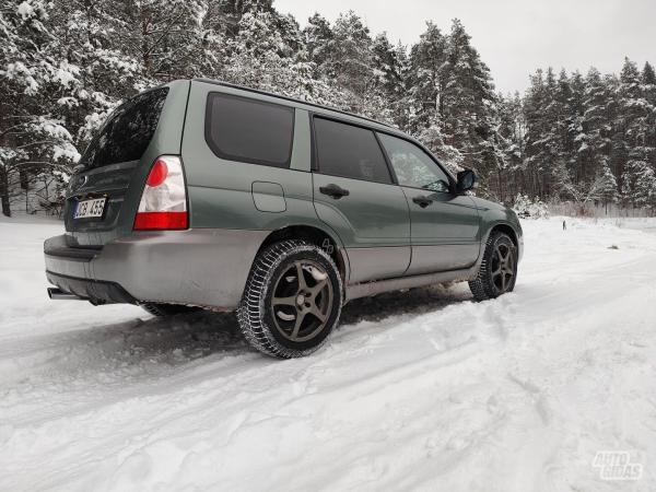Green Subaru Forester 2006 in Vilnius, with an engine capacity of 2.50 L and mileage of 341 thousand km for 4300 €, photo 5 on AUTOMOTO.COM.LV